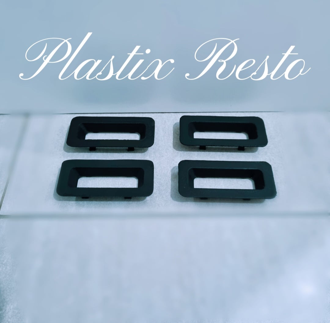 VL Commodore interior door lock surround – Plastix Resto